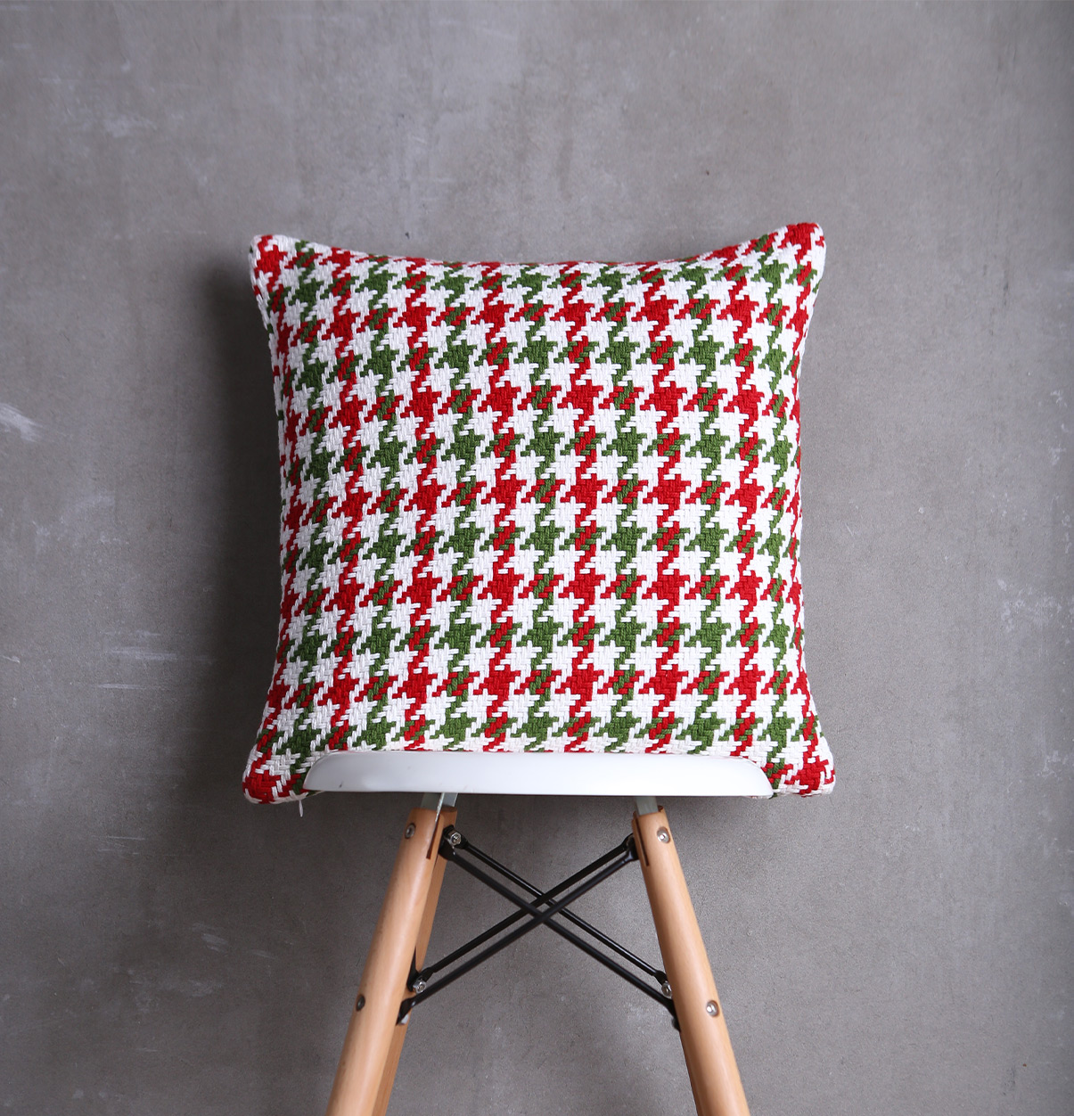 Buy Houndstooth Christmas Cotton Cushion cover Red/Green – Thoppia